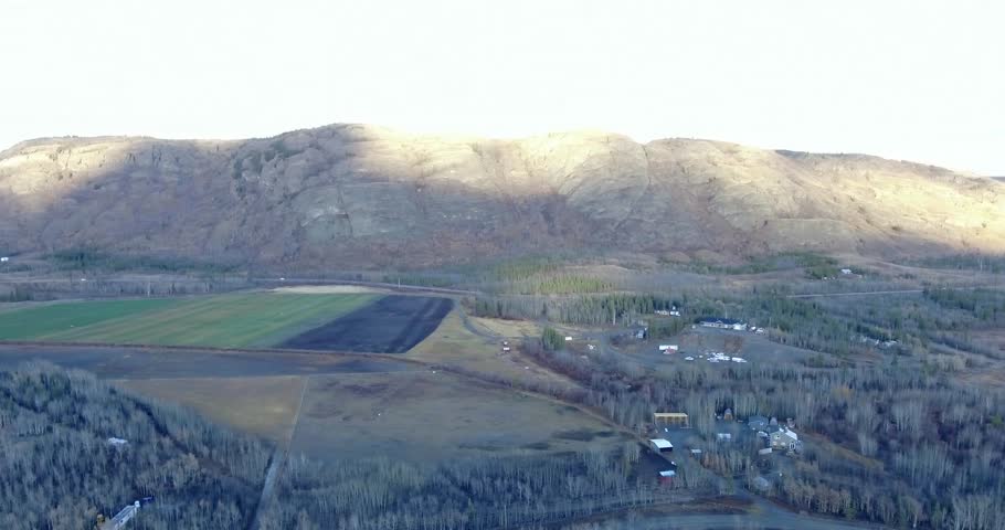 Landscape at Lake Laberge in Whitehorse, Yukon Territory image - Free ...