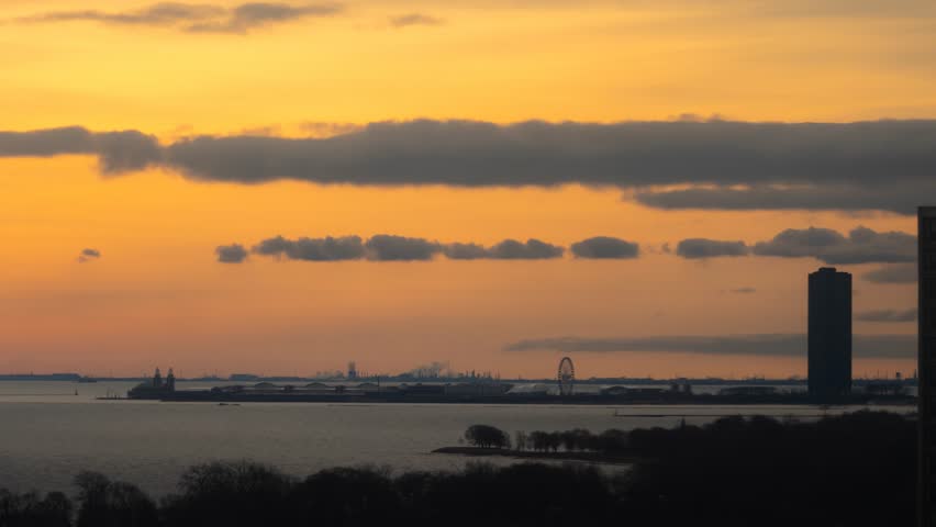 Viewing the Lake Michigan Horizon in the Morning image - Free stock ...