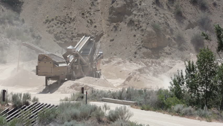 คลิปวิดีโอสต็อกของ Mining of gypsum mineral. Dusty and dirt | Shutterstock