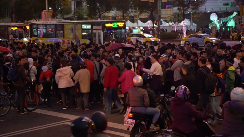 Taipei, Taiwan-05 February, 2017: 4K Sidewalk View Of Walking Crowd ...
