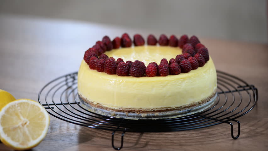Piece of yellow cheesecake image - Free stock photo - Public Domain ...