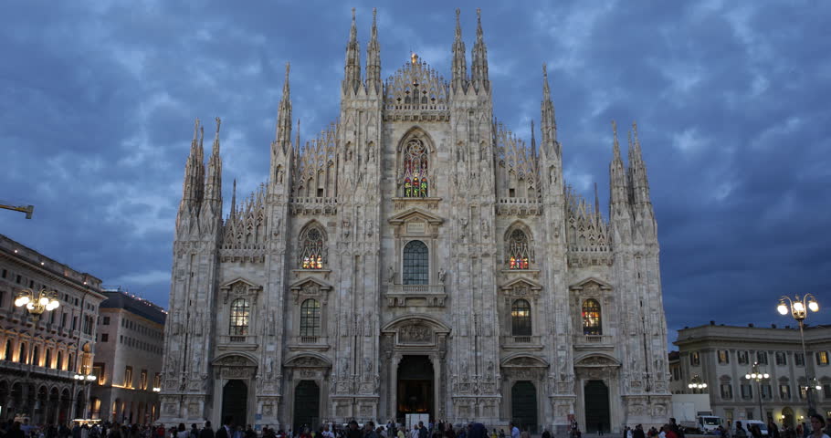 Milan Cathedral (Duomo Di Milano), Duomo Square (Piazza Del Duomo ...